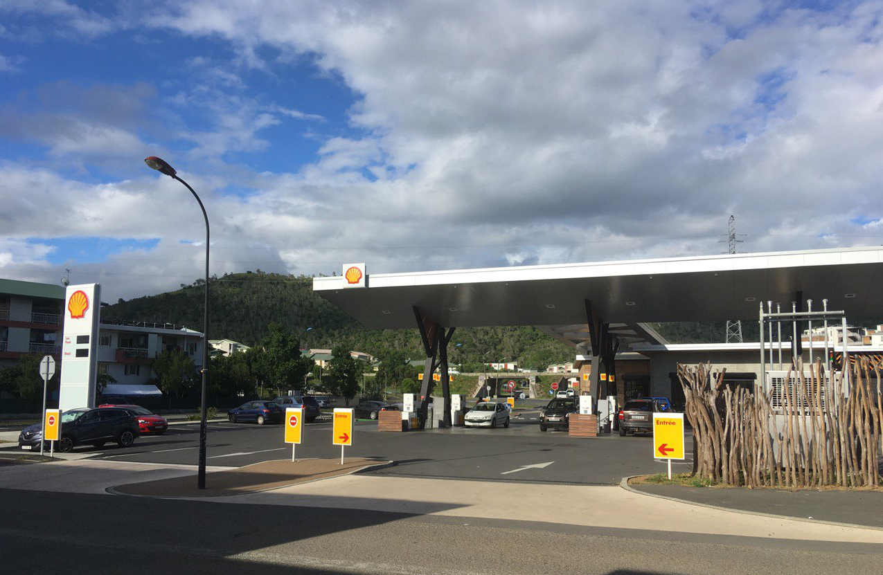 Shell Apogoti : première station équipée d’une borne électrique de ...